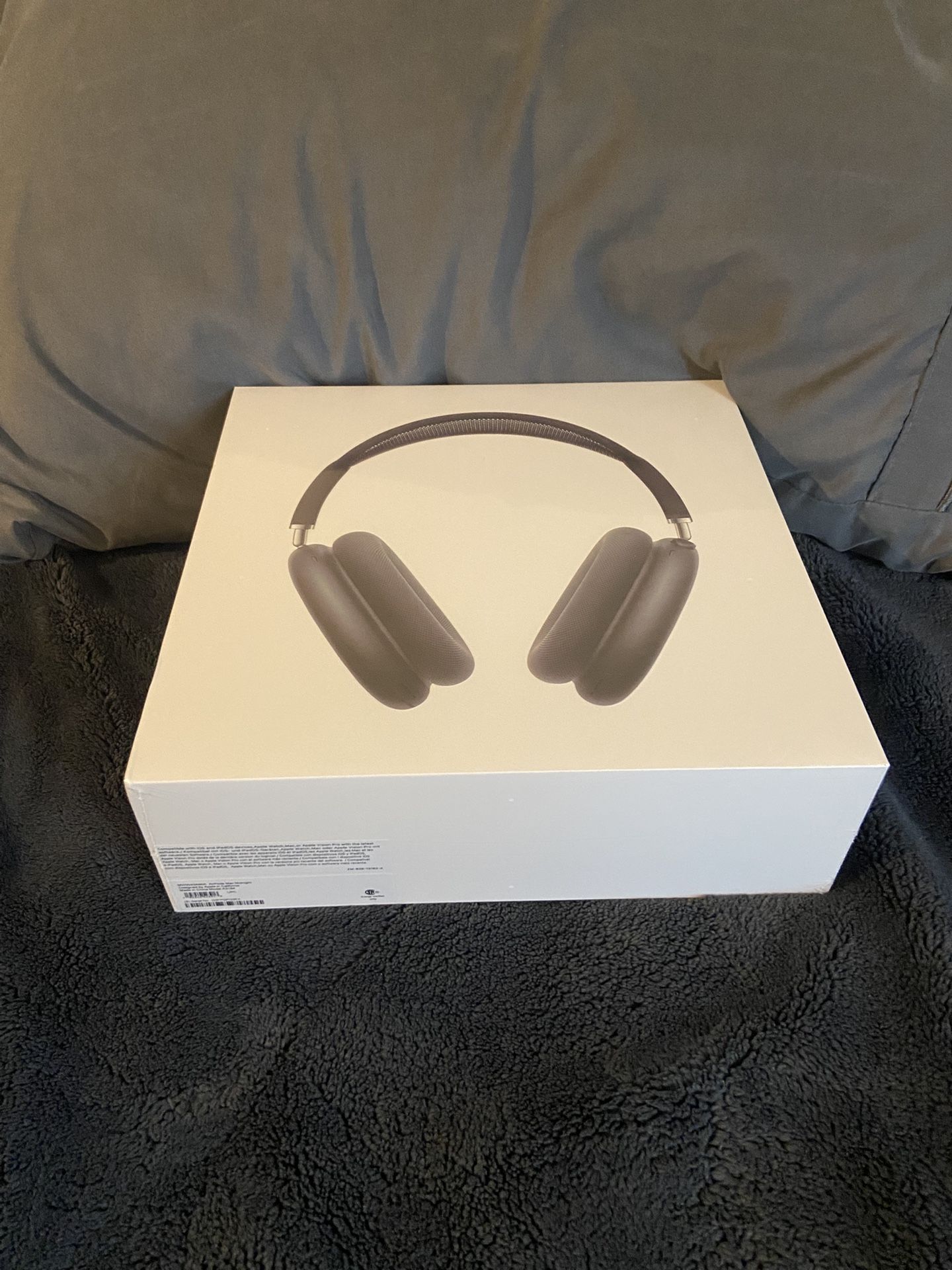AirPod Max Midnight for Sale in Kent, WA - OfferUp