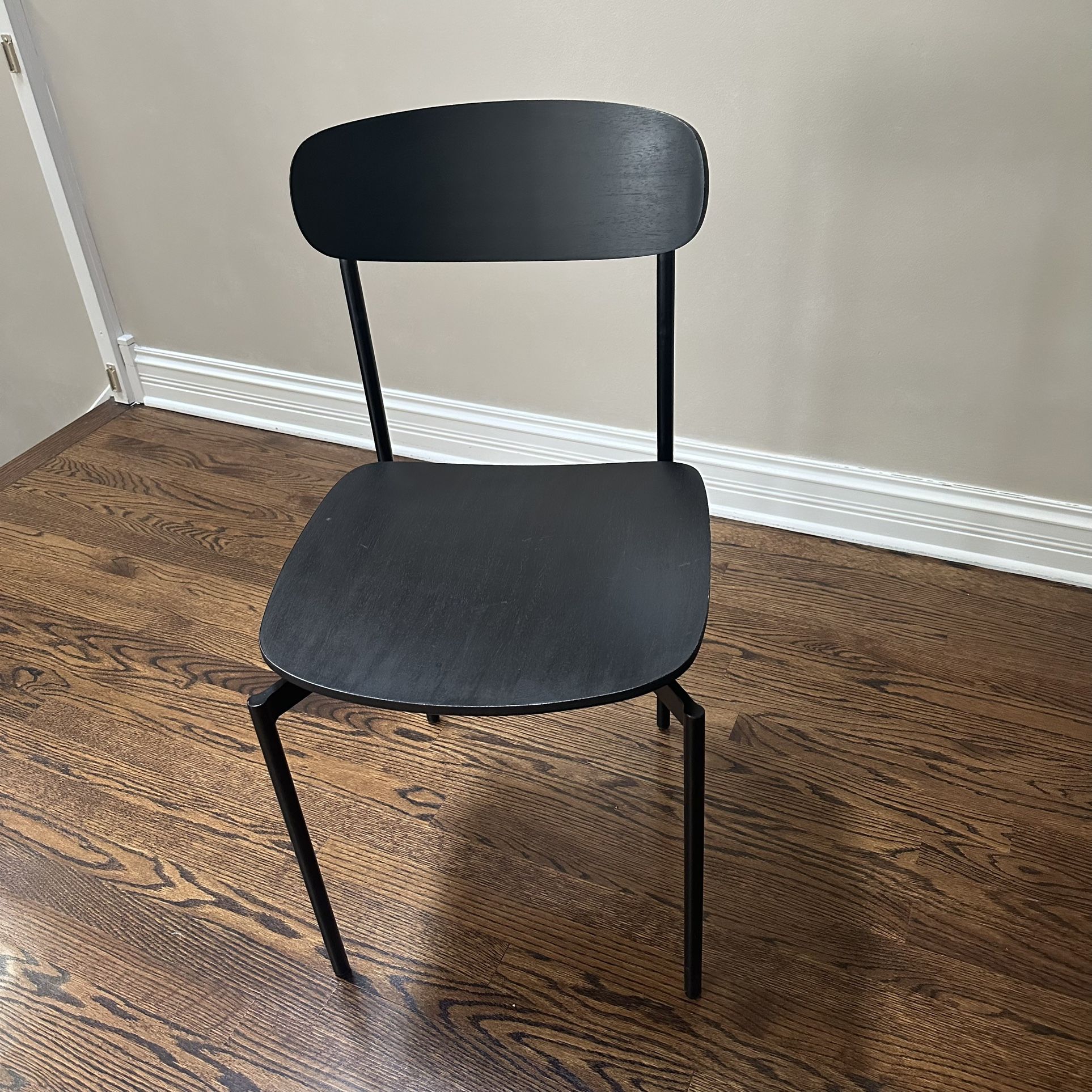 Pottery Barn Wyatt Dining Chair for Sale in Chicago IL OfferUp