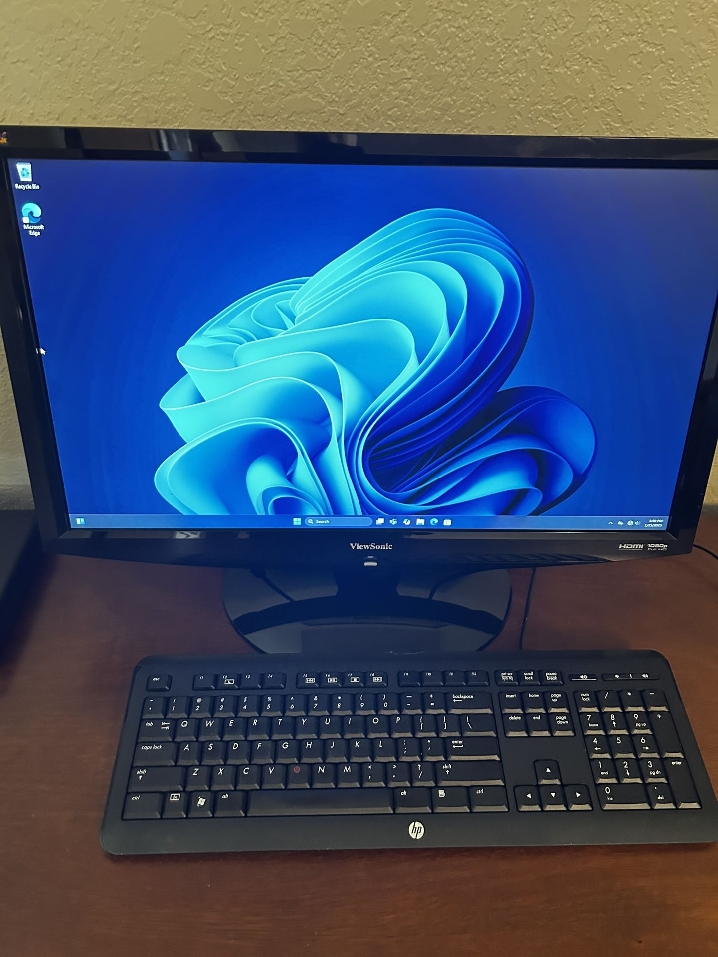 Computer system something for cheap for Sale in Mukilteo, WA - OfferUp