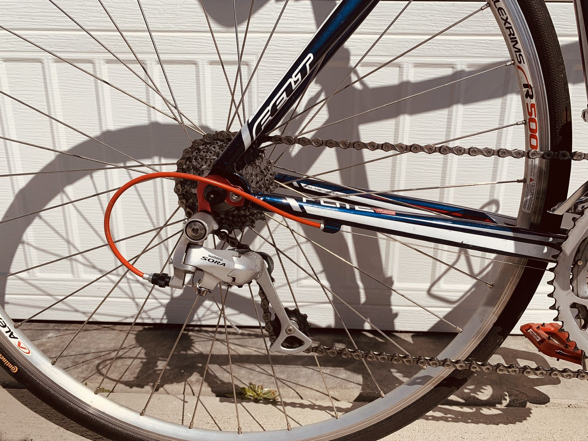 Felt z100 road bike for Sale in Seattle, WA - OfferUp