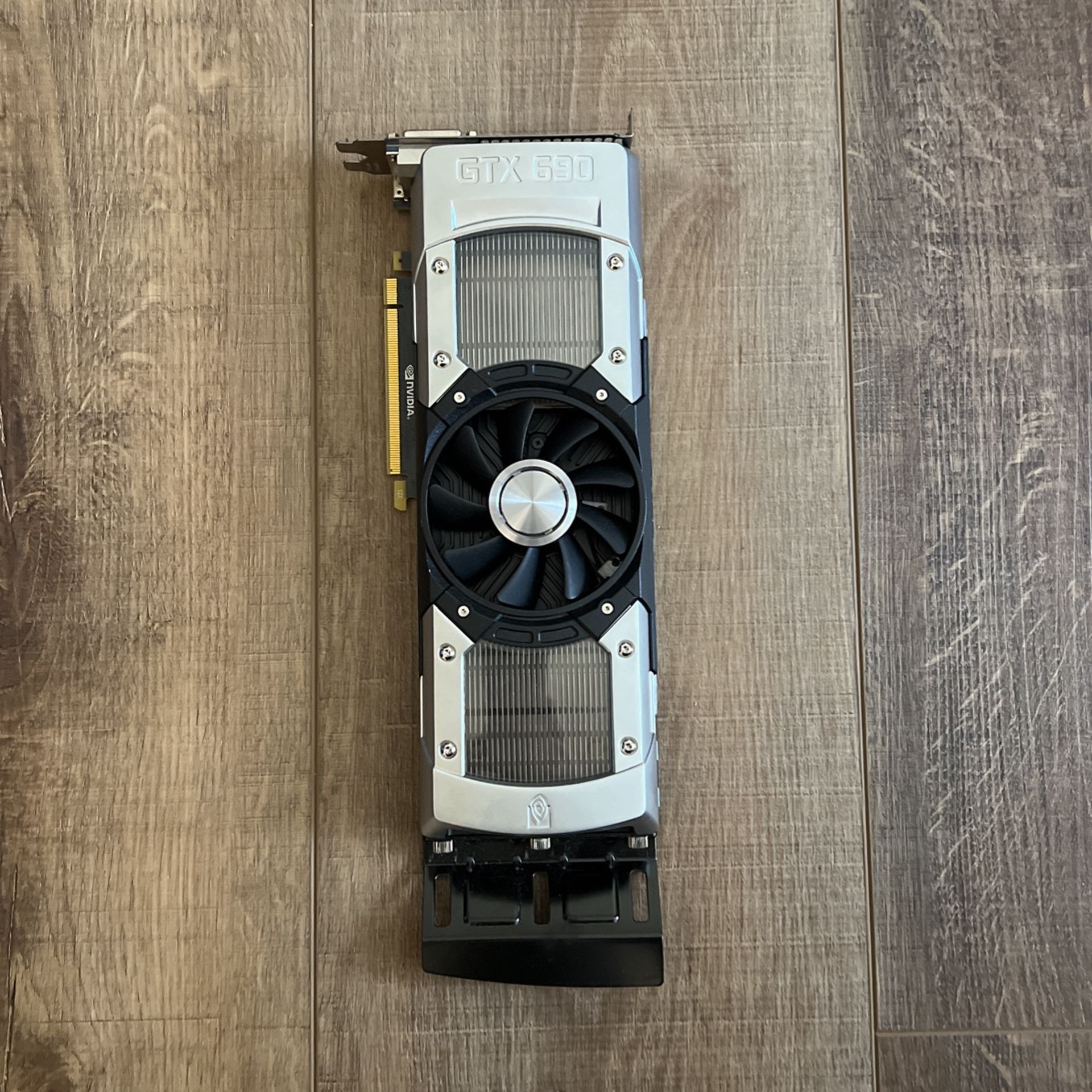 NVIDIA Gaming GPU GTX 690 for Sale in Vista, CA - OfferUp