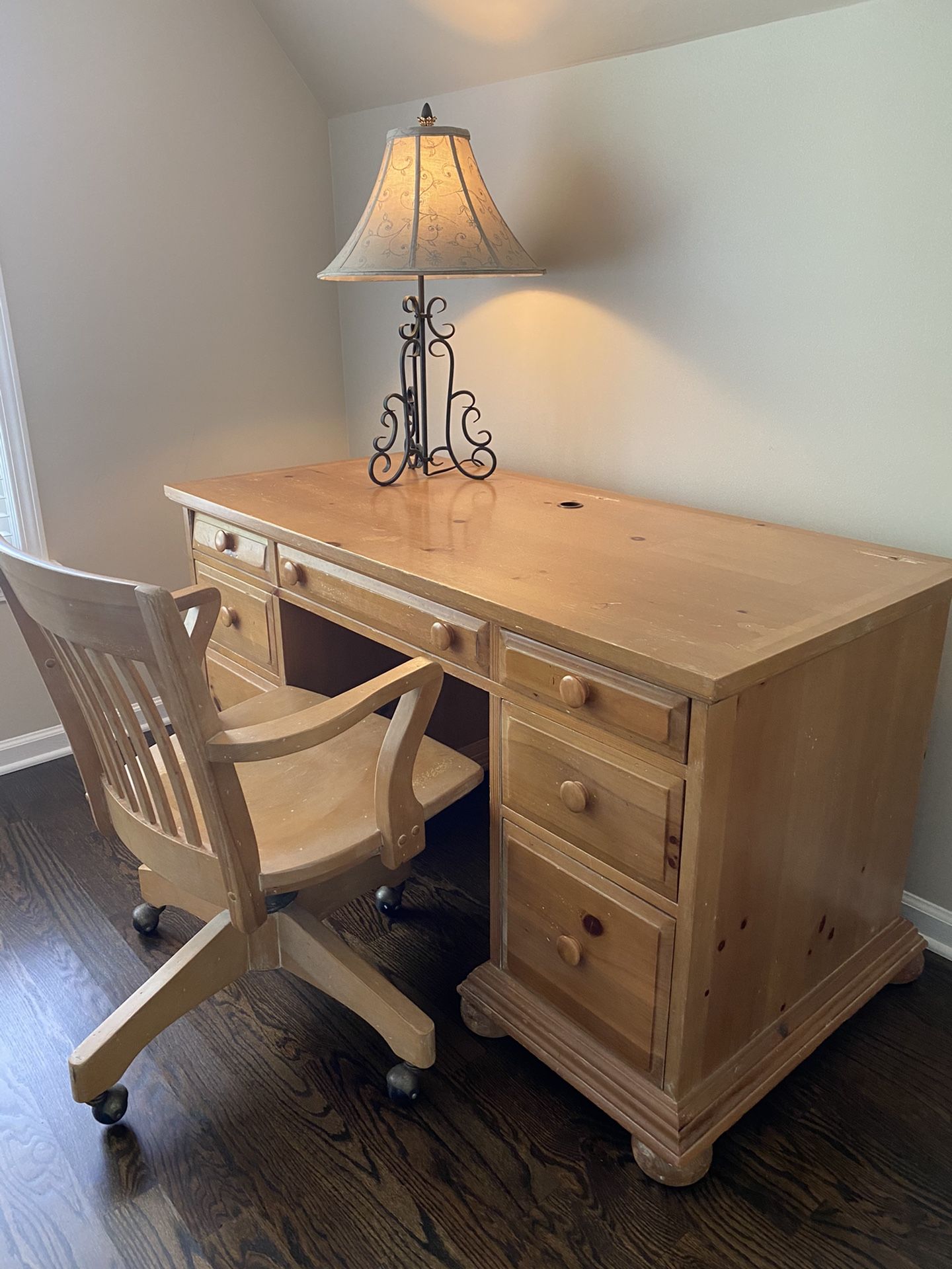 Broyhill Farmhouse Desk & Matching Chair for Sale in Marietta, GA - OfferUp