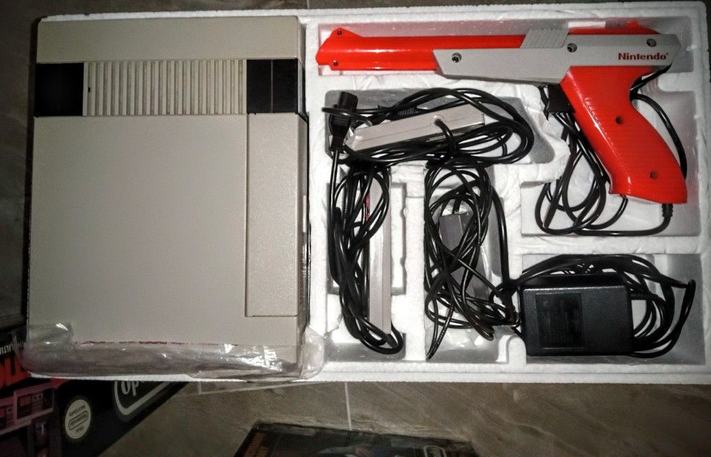 Retro 1985 Nintendo NES Console Complete With Styrofoam With Original ...