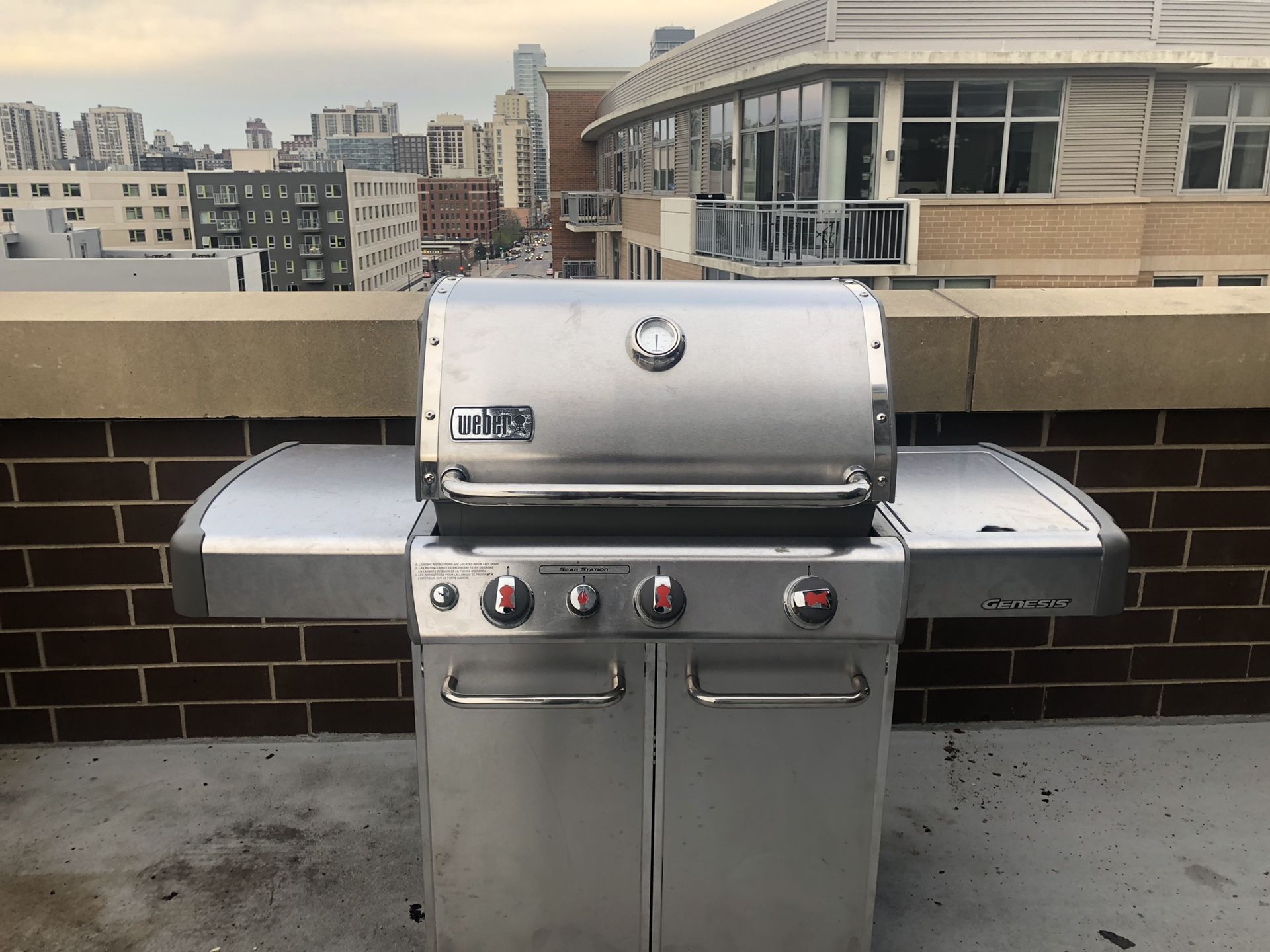 Weber Genesis Grill for Sale in Chicago, IL - OfferUp