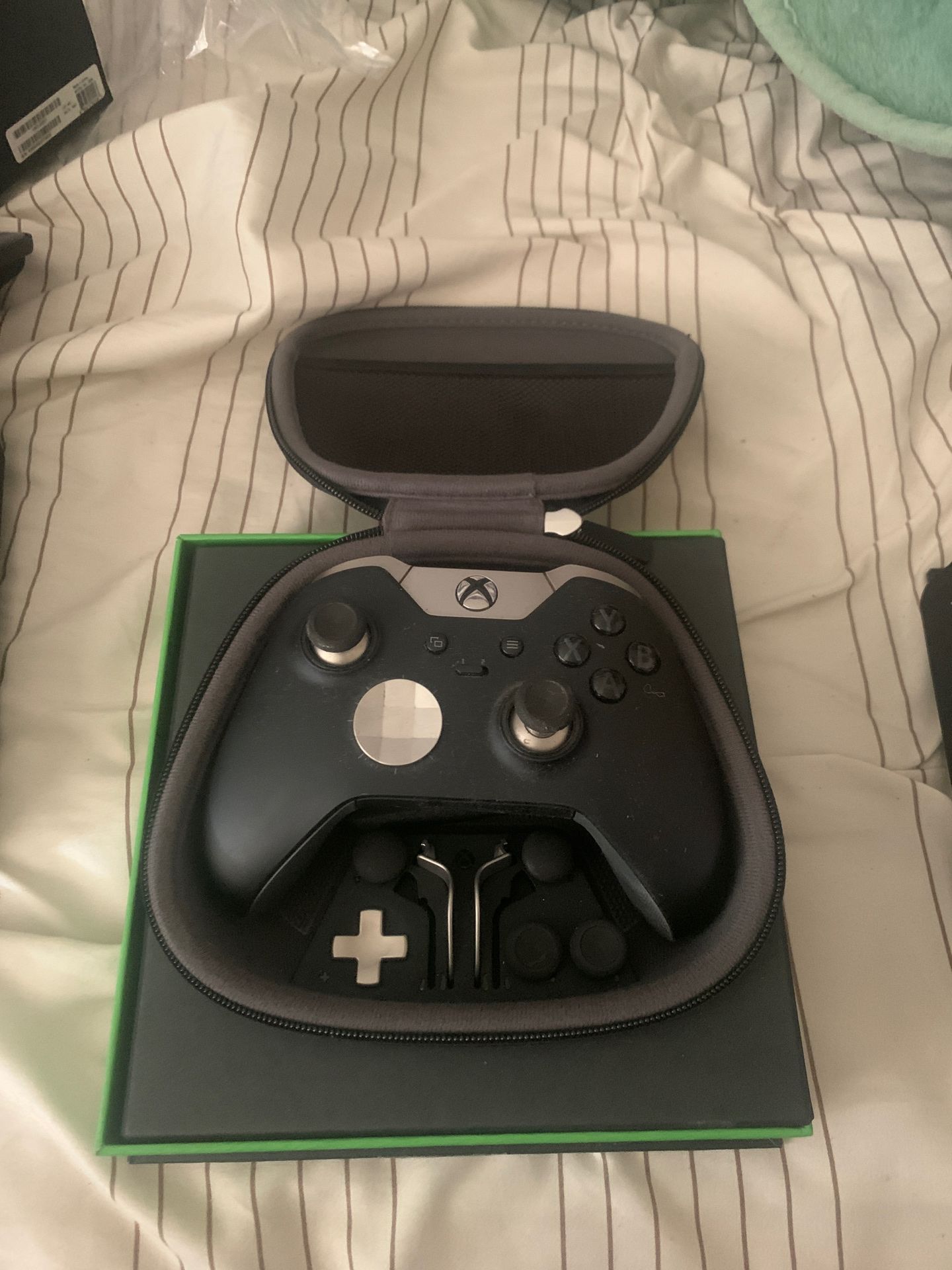 Xbox elite series 1 controller for Sale in Stockton, CA - OfferUp
