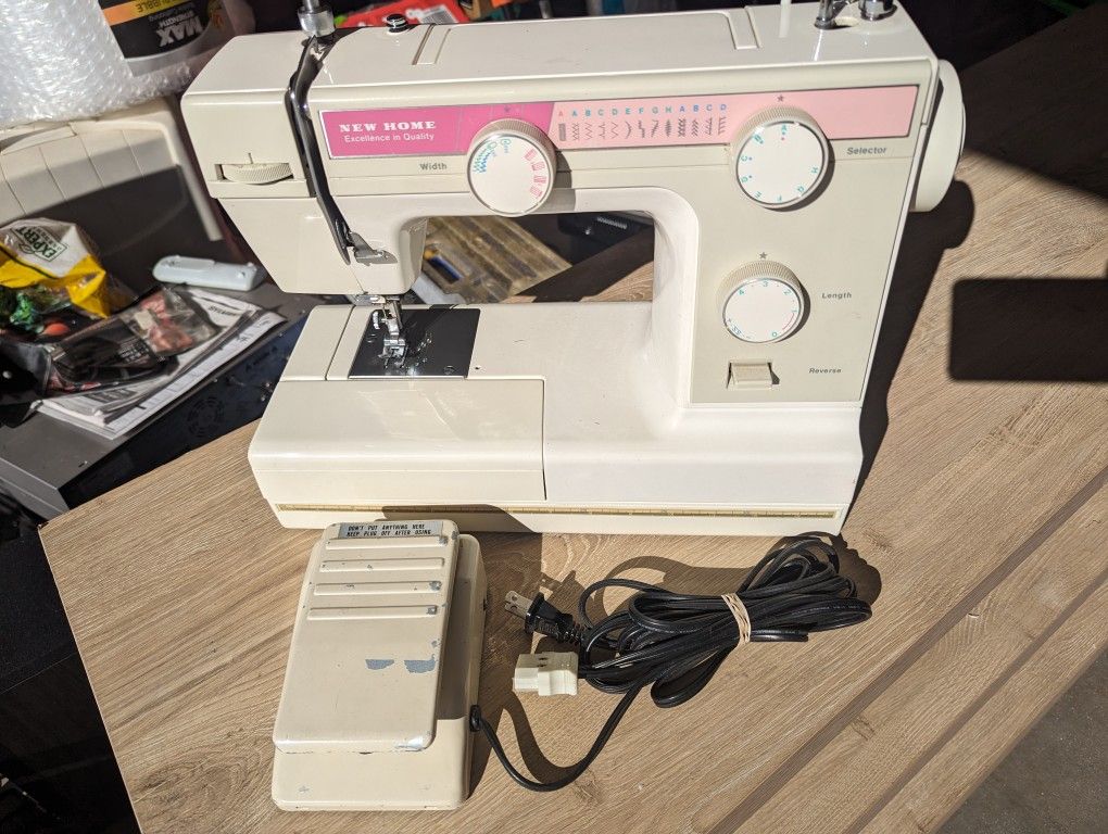 Janome New Home Sewing Machine w/Pedal and Accessories for Sale in ...
