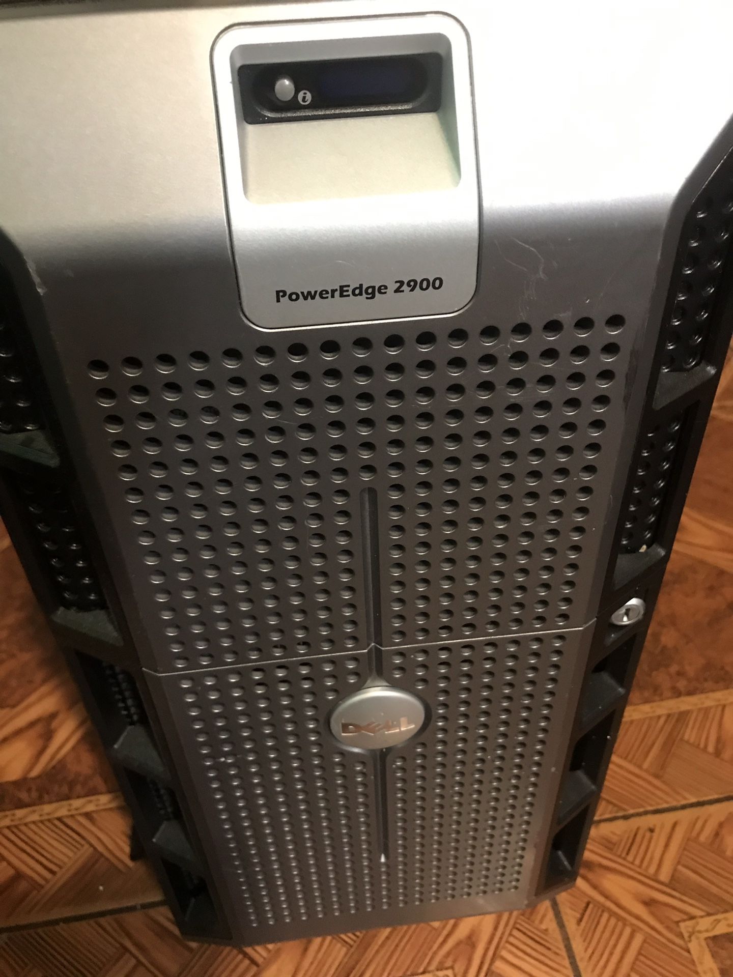 Dell power edge 2900 with 30” screen HDMI for Sale in Lauderdale Lakes ...