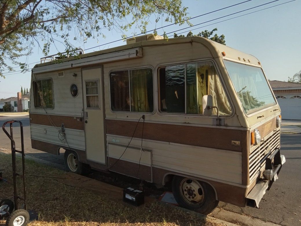 Rv Motorhome Chevy 454 7.6 for Sale in San Fernando, CA - OfferUp