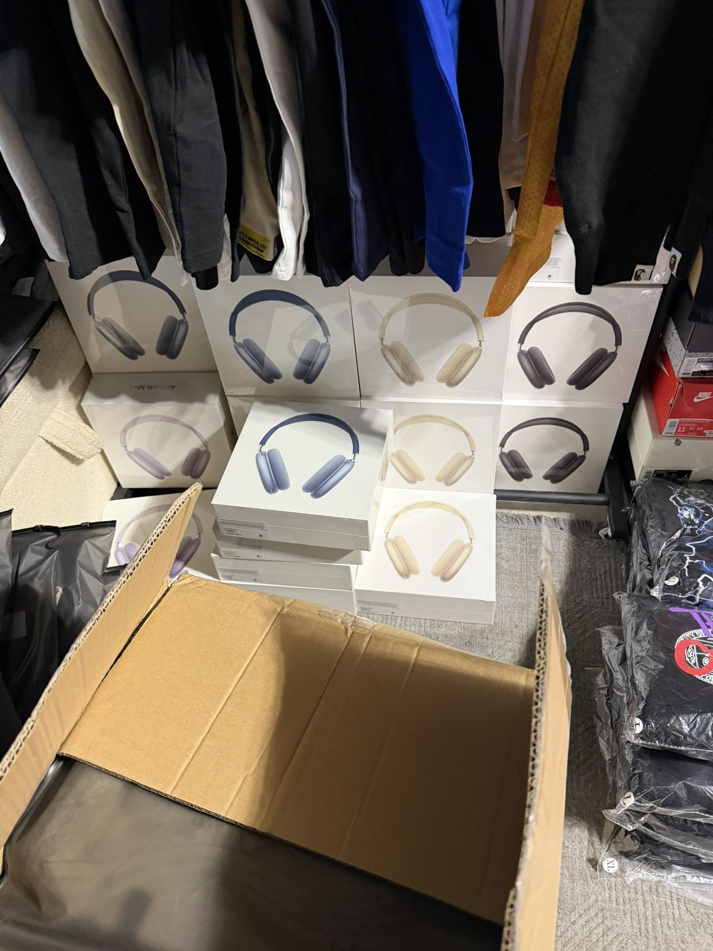 FAirPod Max Brand New Sound Great for Sale in Las Vegas, NV - OfferUp