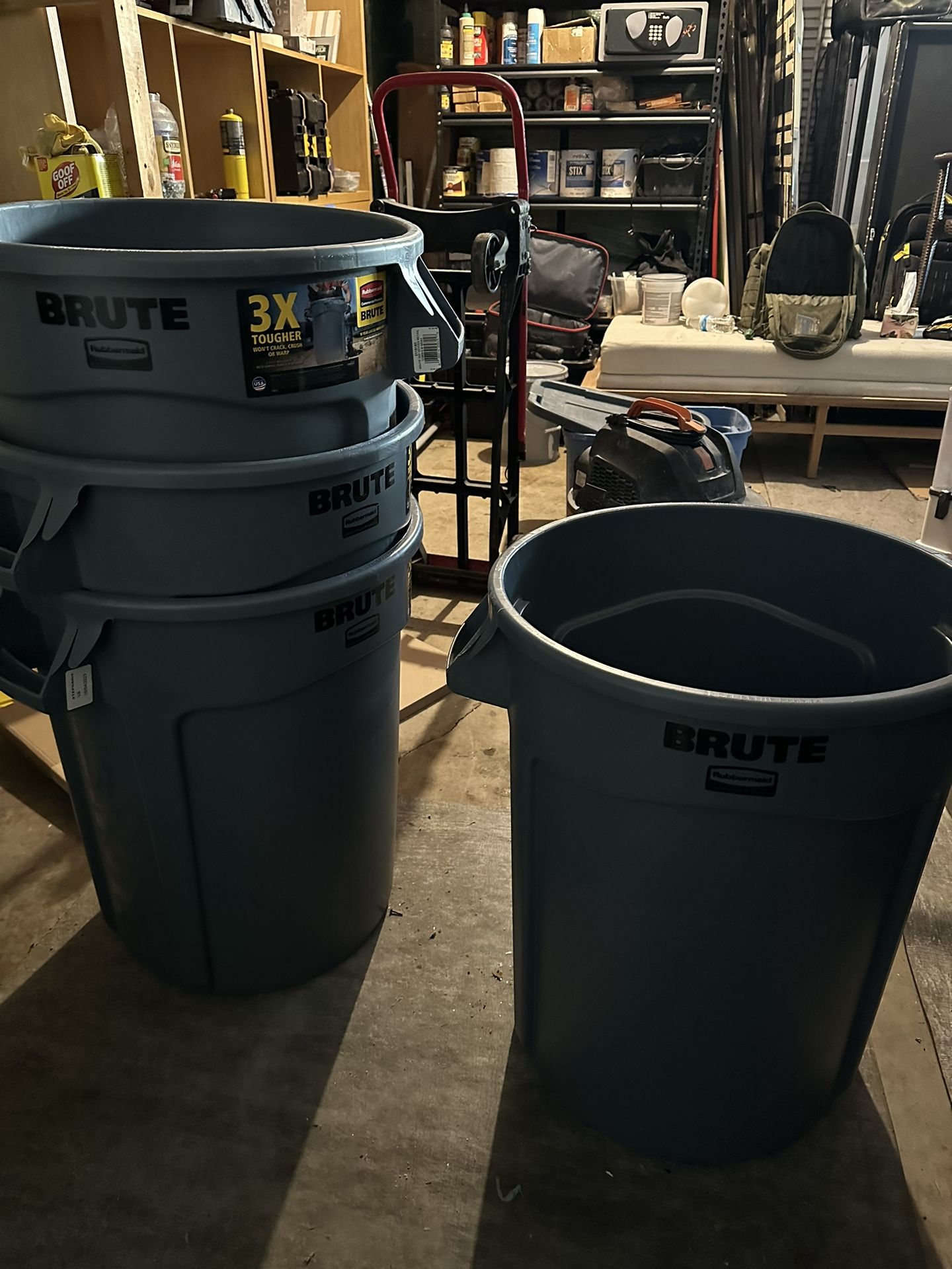 Brute 32 Gal. Gray Round Vented Trash Can X4 for Sale in Halndle Bch ...