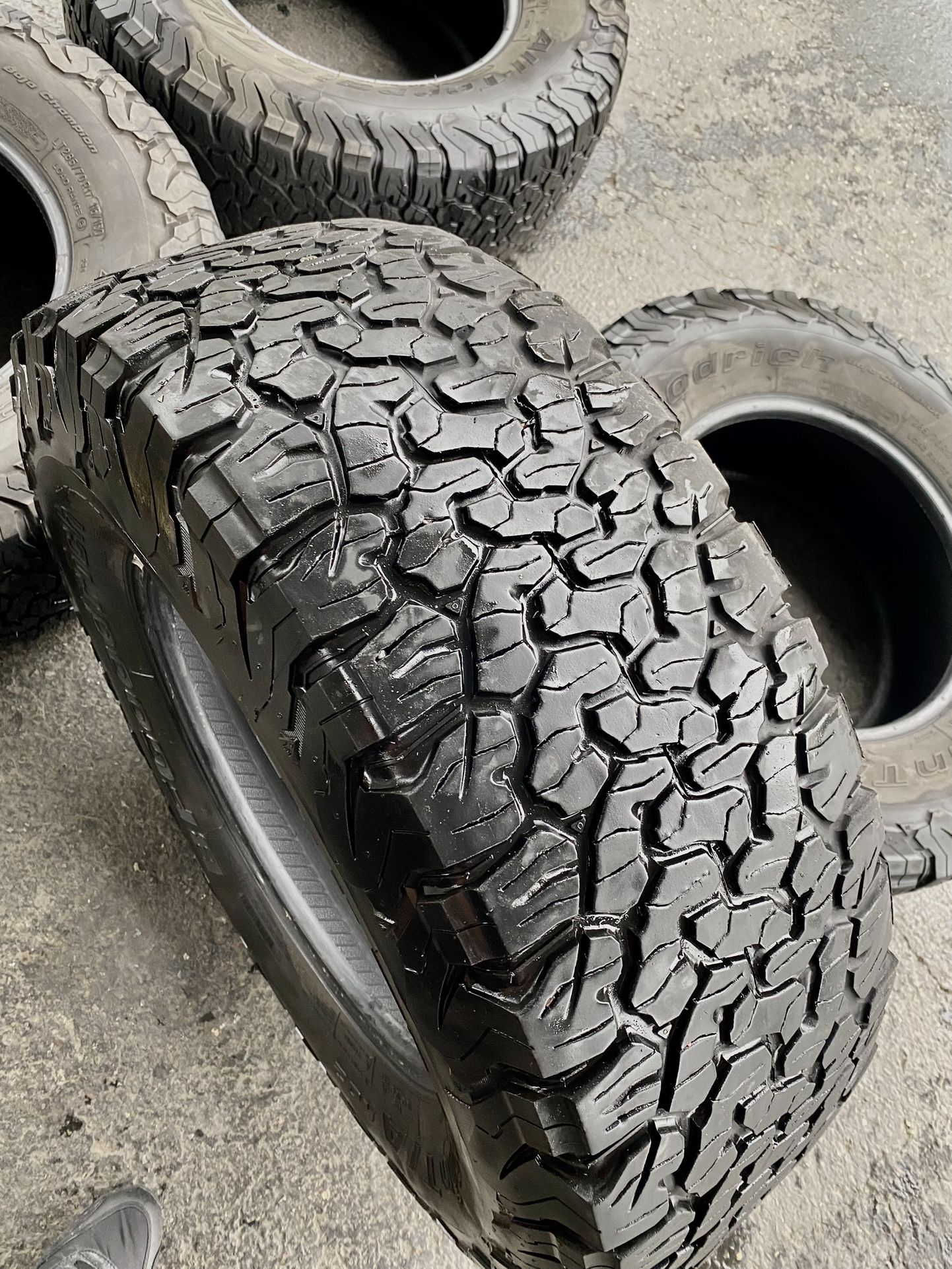 BF GoodRich KO2 All Terrain Tires 285x70x17 for Sale in Kent, WA - OfferUp