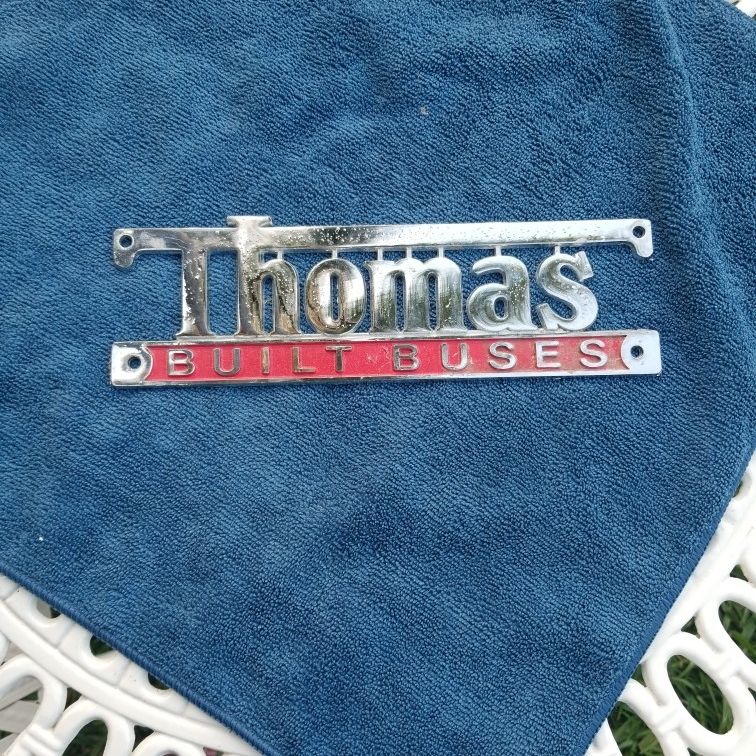 Thomas Built Logo