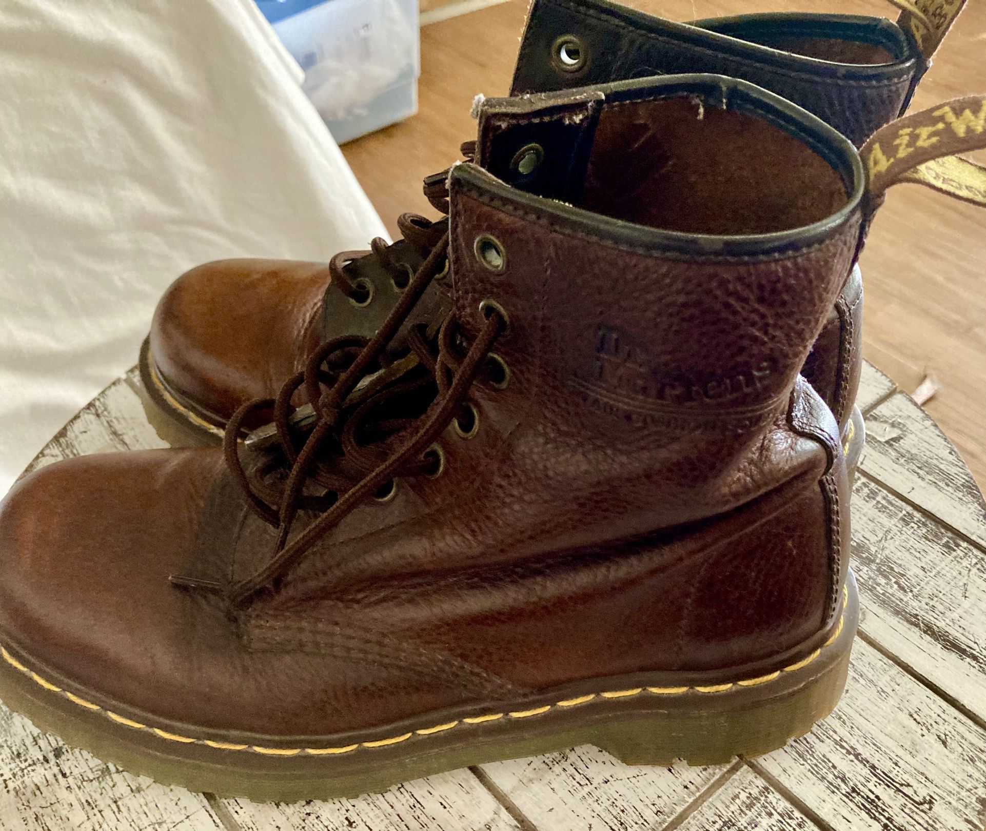 Doc Martens ( Vintage) Unisex 8 for Sale in Riverhead, NY - OfferUp
