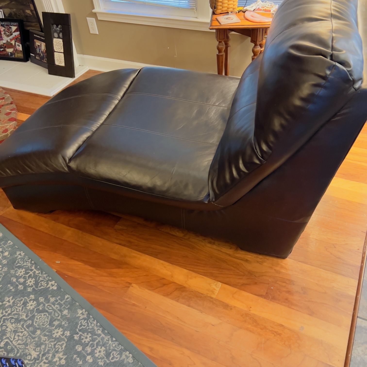 Hermitage chaise lounge store
