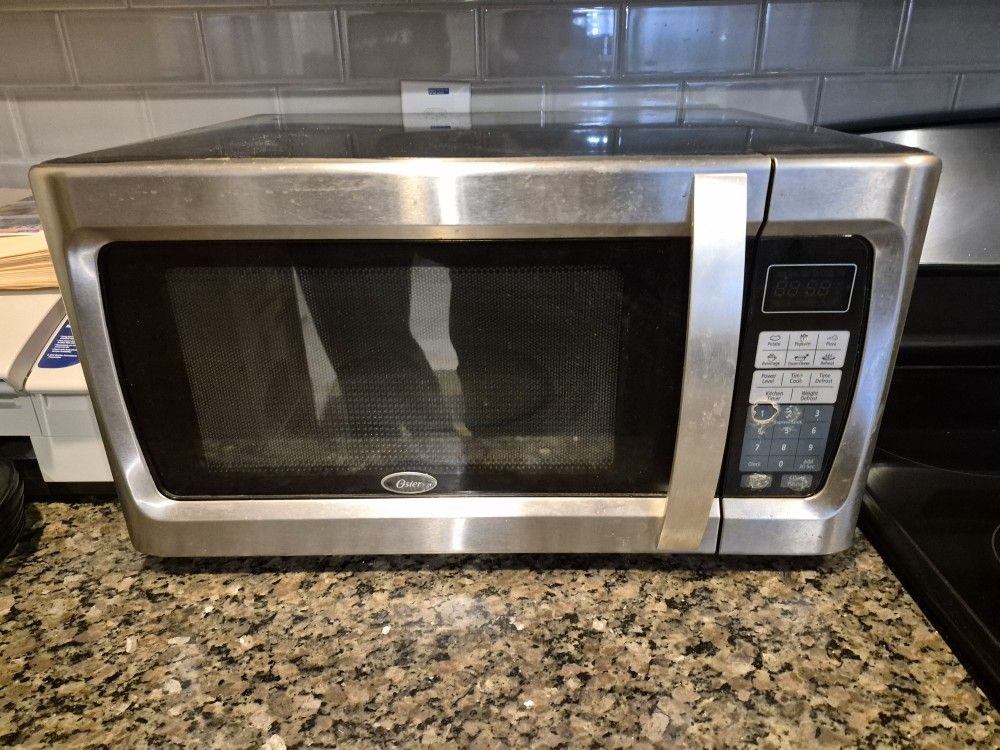 1100 Watts Oster Microwave for Sale in Gilbert, AZ - OfferUp