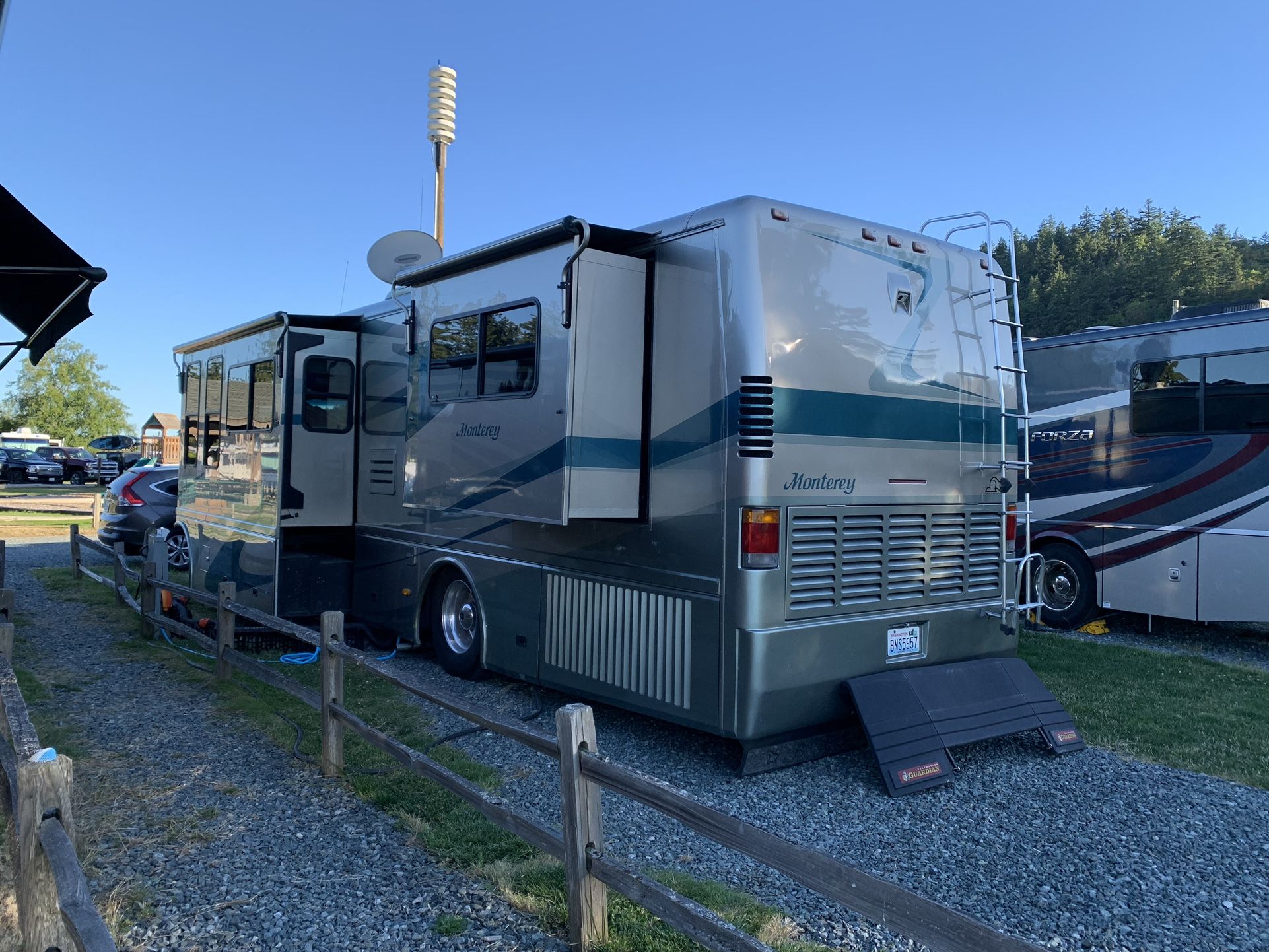 2004 Beaver Monterey Ventura 37 for Sale in Stanwood, WA - OfferUp