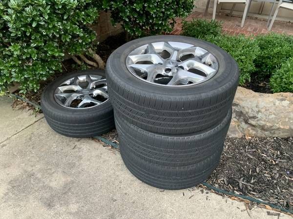 2017 Pacifica Tire Size