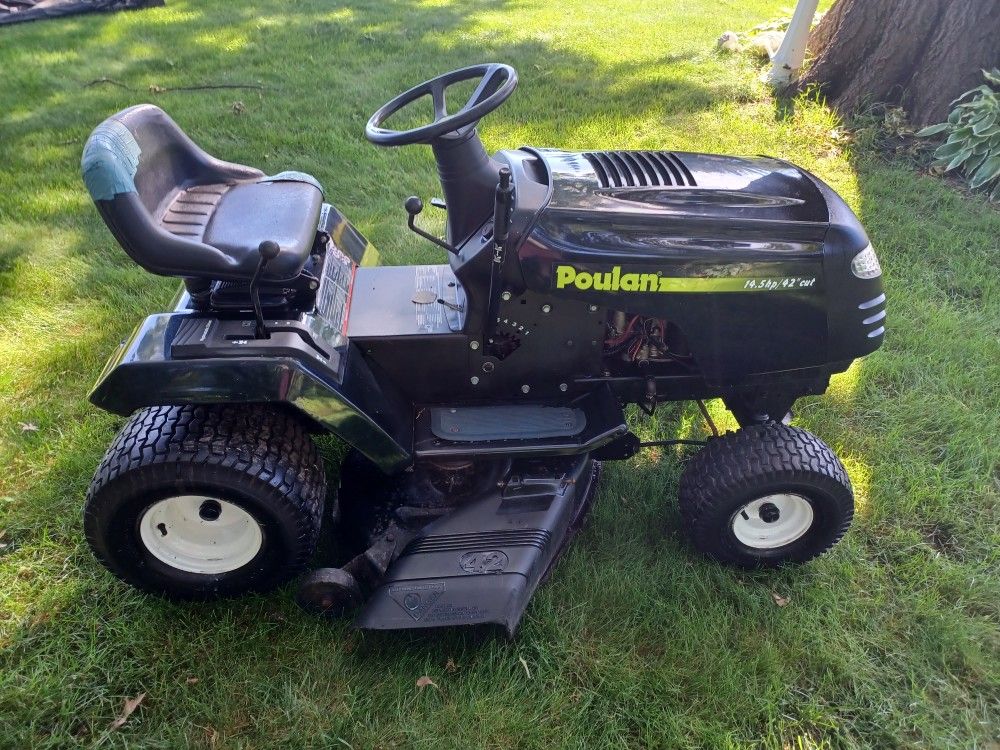 Poulan Lawn Tractor 42" for Sale in Mount Prospect, IL - OfferUp
