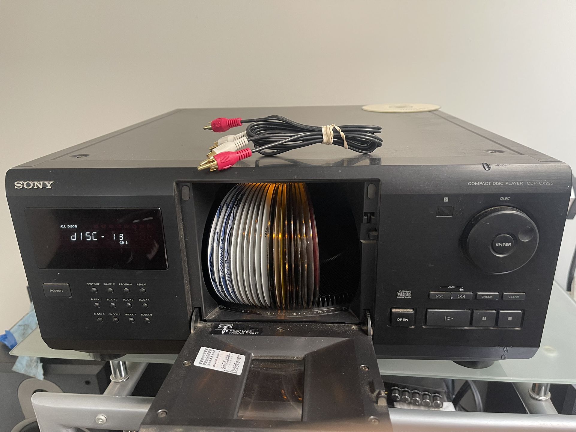 SONY CDP-CX225 200-Disc Carousel CD Changer (No Remote) for Sale in ...