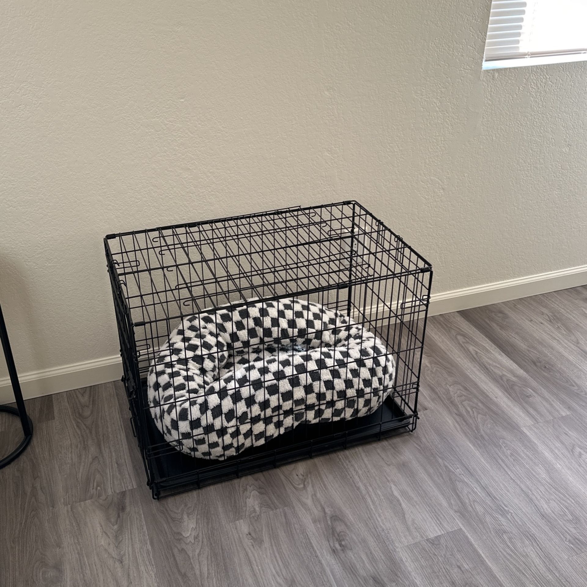 Dog Crate for Sale in Bakersfield, CA - OfferUp