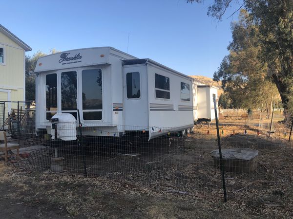 2007 40 foot park model travel trailer. 4 pop outs for Sale in Clovis ...
