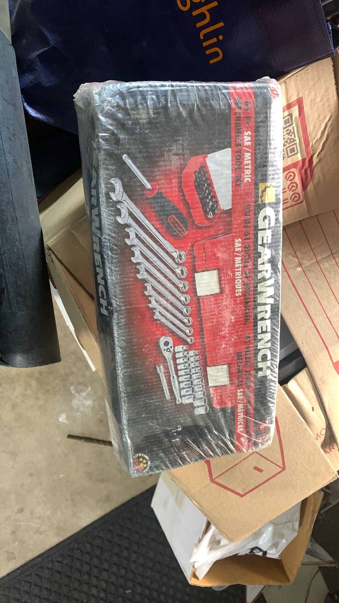Quarter inch drive 61 piece sae/metric tool kit for Sale in Grand ...