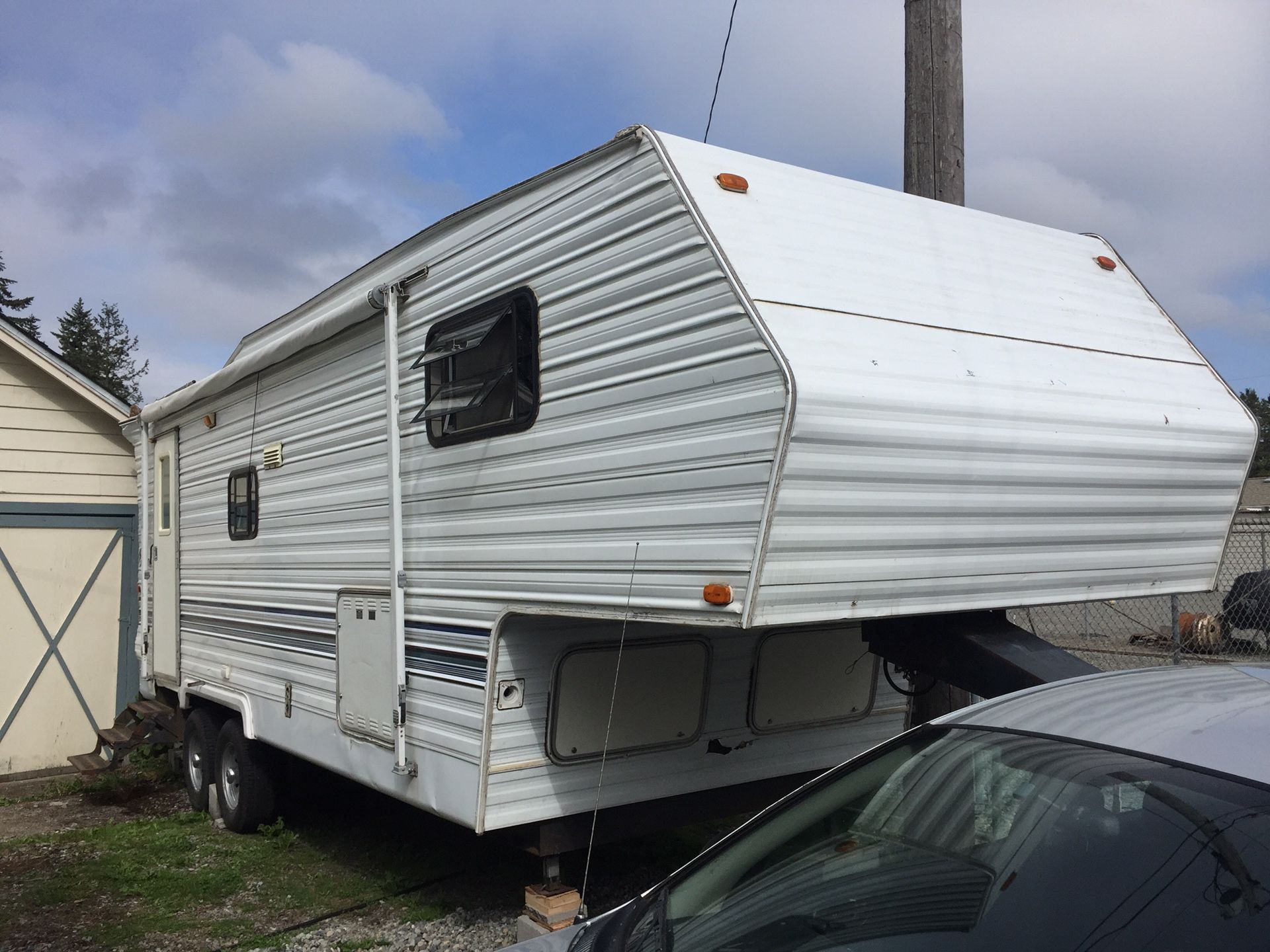 1998 25ft 5th Wheel Travel Trailer Free Needs Structure Work Free for ...