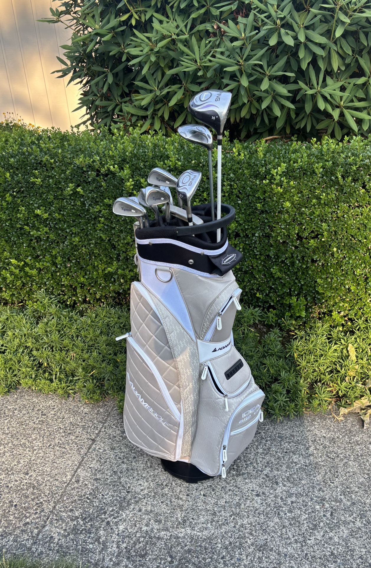Ladies Gold Clubs Set for Sale in Bellevue, WA - OfferUp
