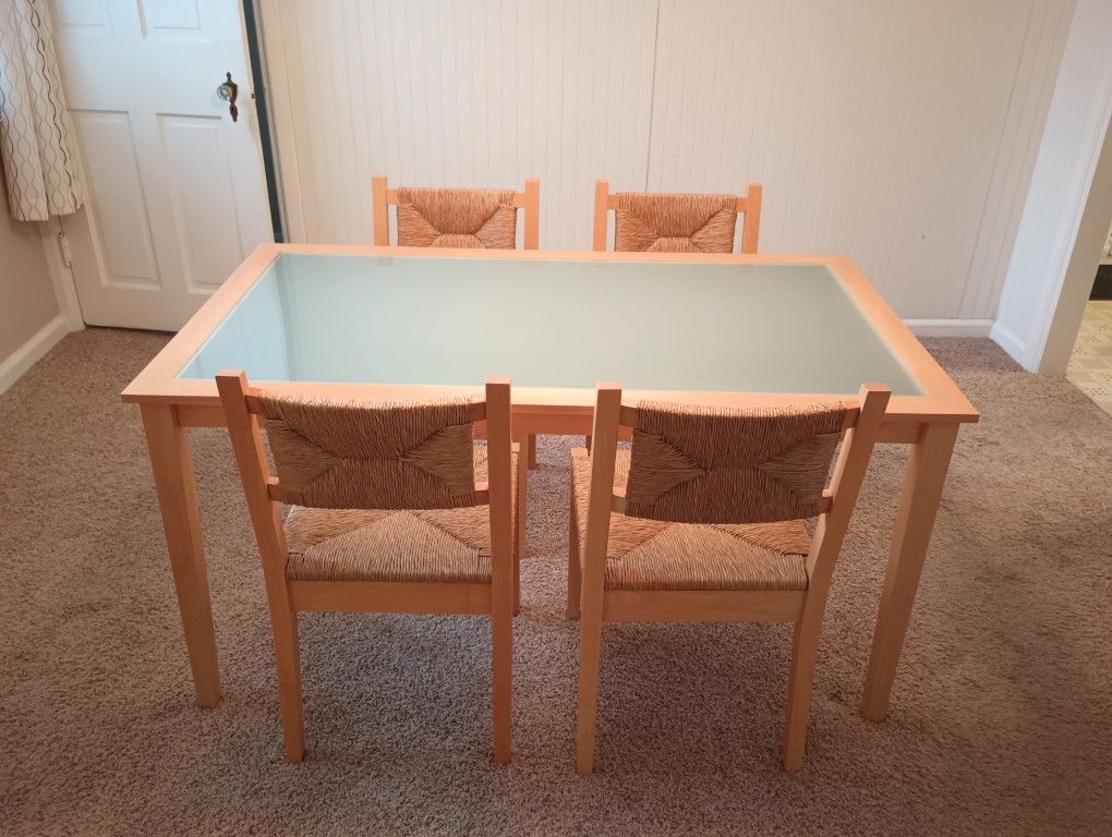 Dining Table And 4 Chairs for Sale in Rockford, IL - OfferUp