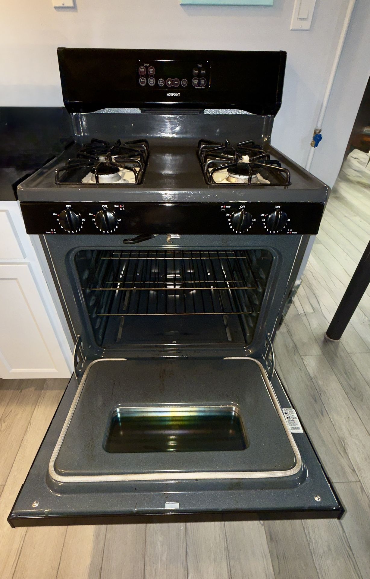 30 FREE STANDING GAS RANGE GE Oven Stove HOTPOINT® 30 FREE STANDING GAS ...