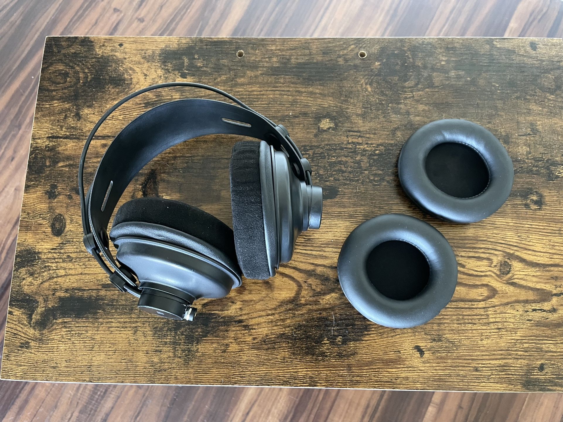 IIIP Monoprice Modern Retro Over Ear Headphones for Sale in Los Angeles ...