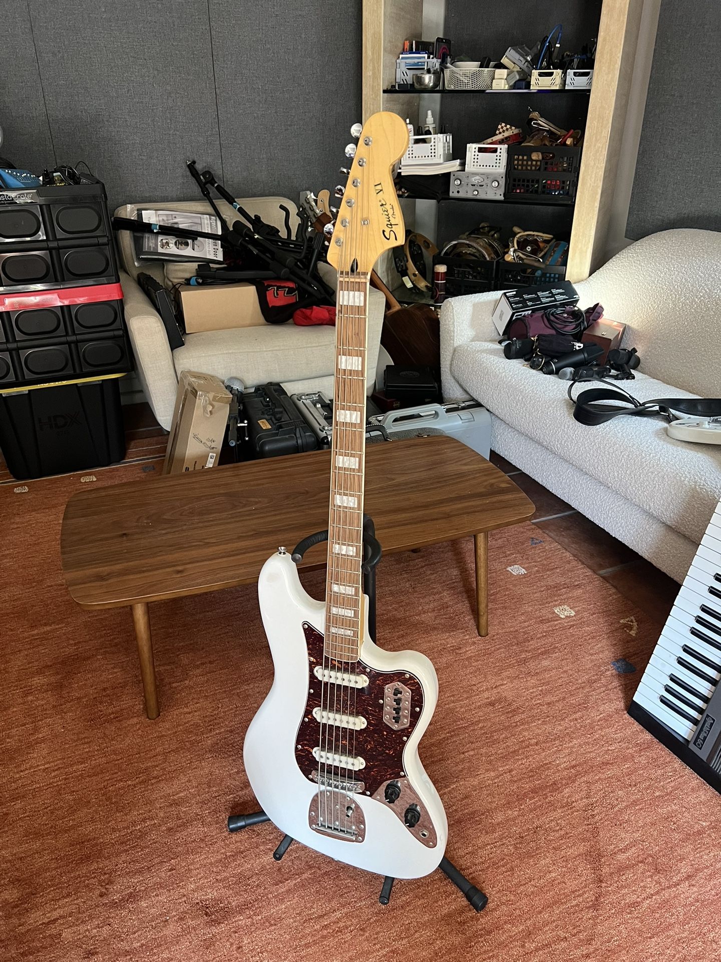 Fender VI for Sale in Los Angeles, CA - OfferUp