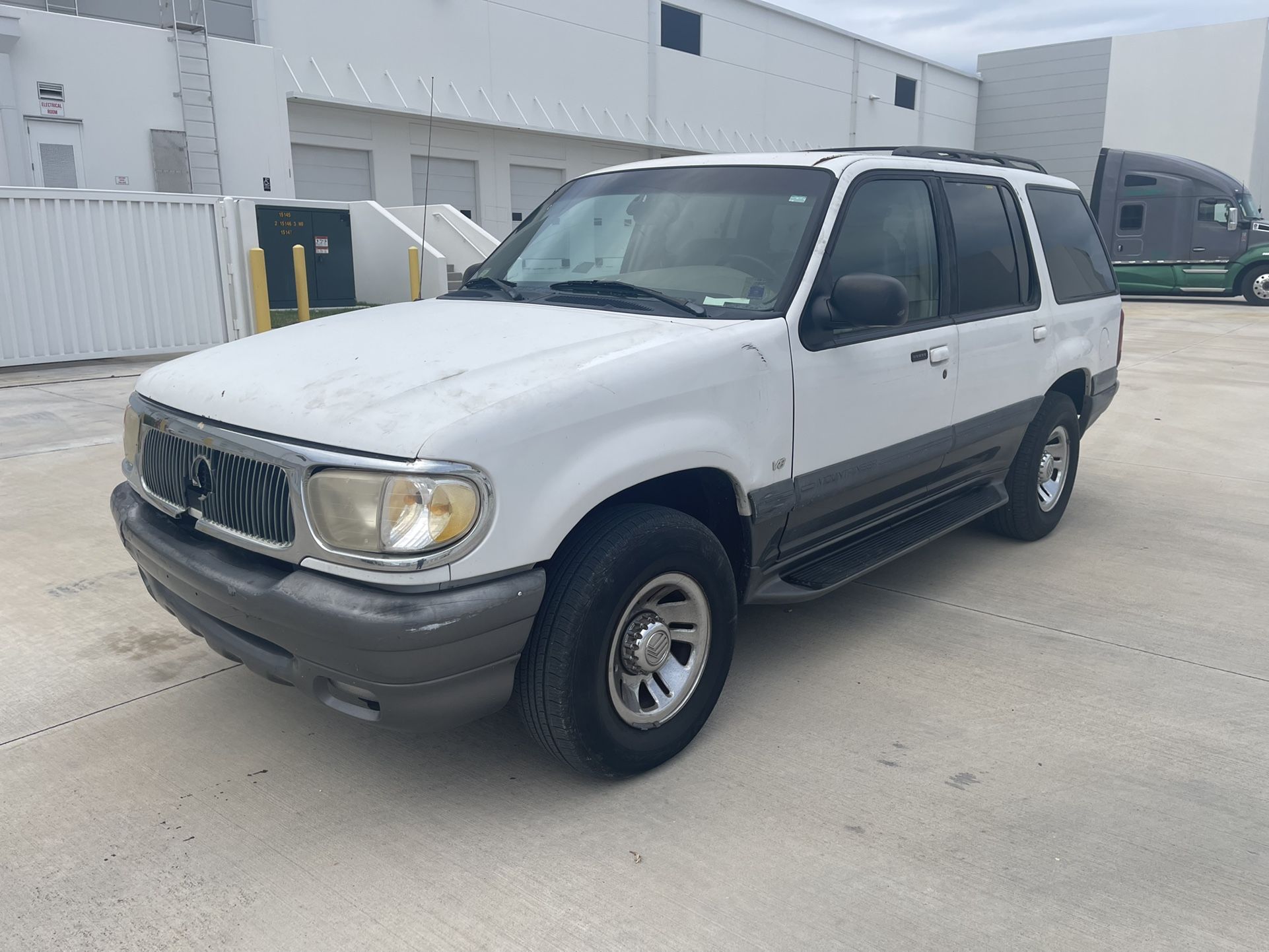 2000 Mercury Mountaineer for Sale in Miami, FL - OfferUp