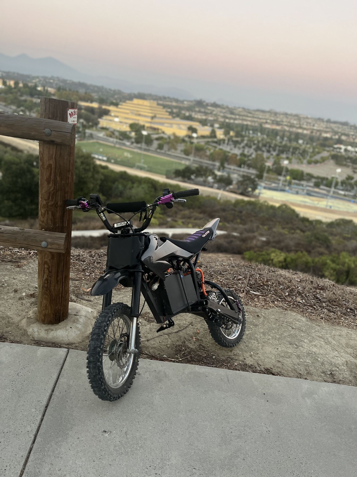 Razor mx650 84v for Sale in Rancho Santa Margarita, CA - OfferUp