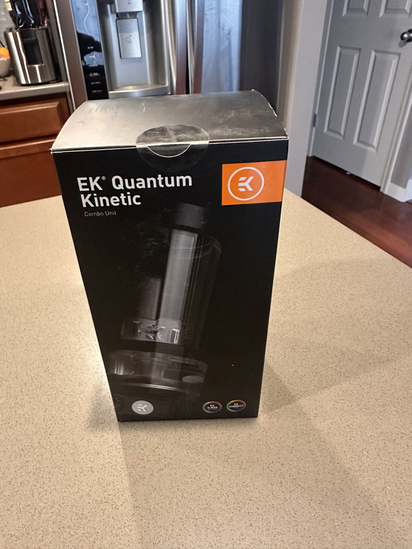 EKWB EK-Quantum Kinetic TBE 200 D5 PWM Pump-Reservoir Combo, D-RGB ...