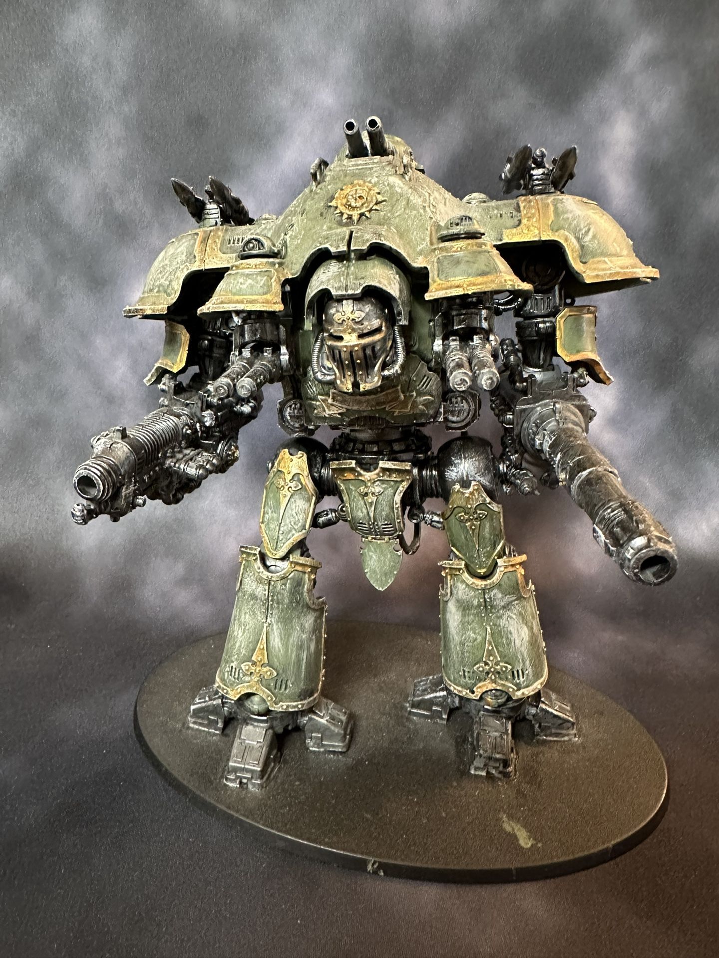 Warhammer 40K - Imperial Knight Dominus / Tyrant Class - Games Workshop ...