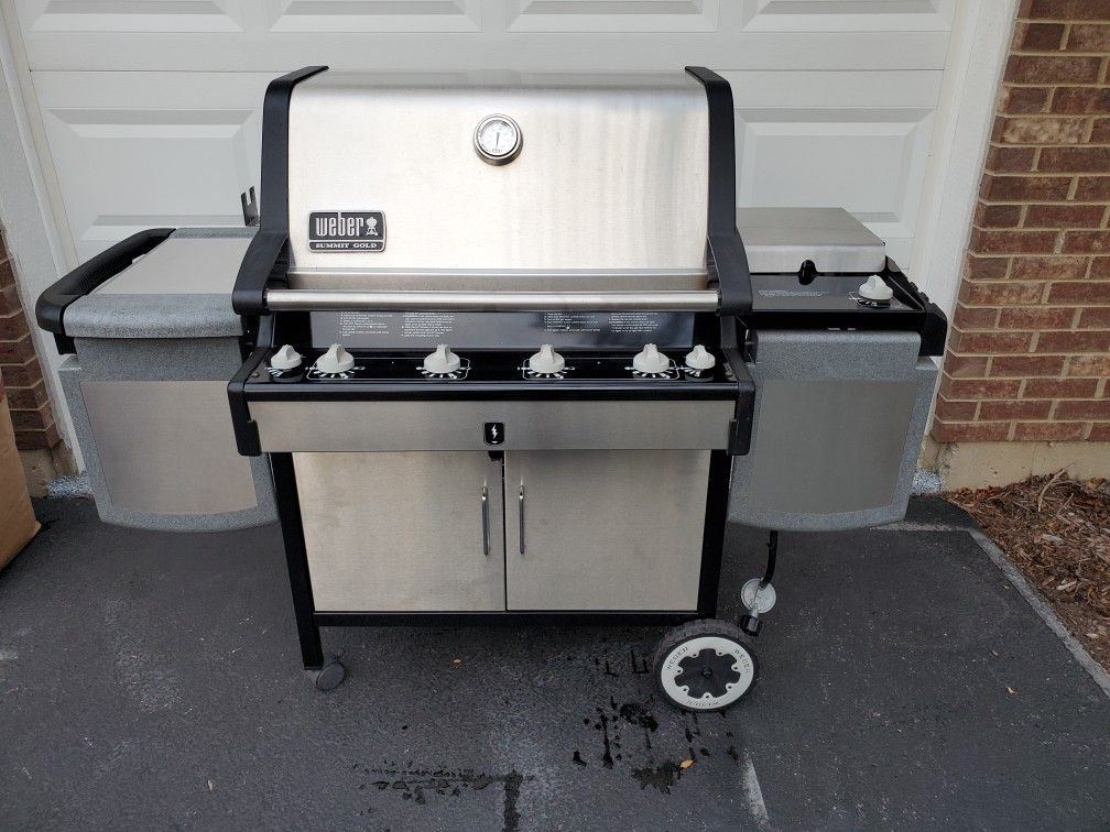 Weber Gas Grill for Sale in Aurora, IL - OfferUp