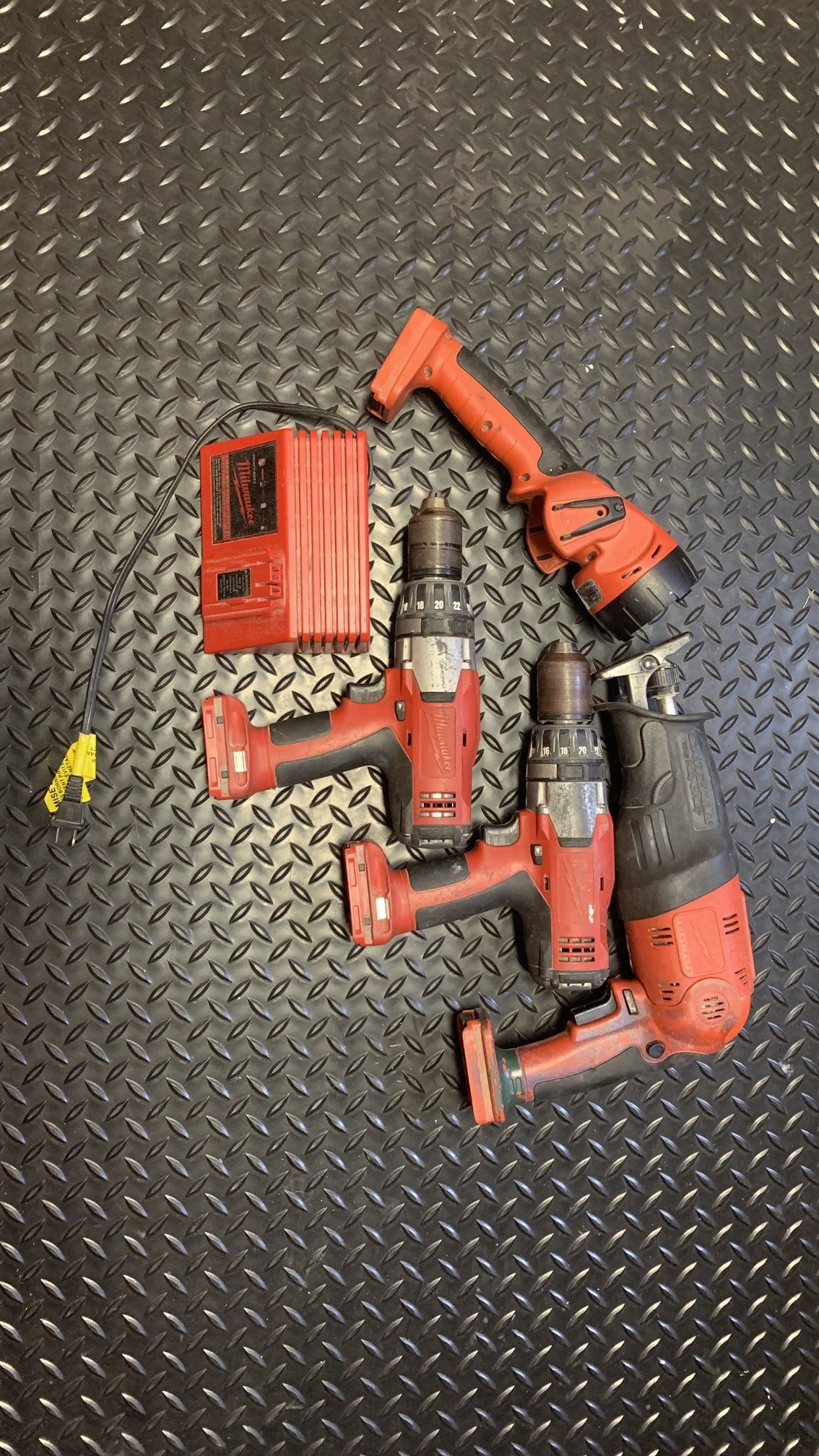 How to Safely Remove a Stuck Drill Bit: A Complete Guide – New and Tips