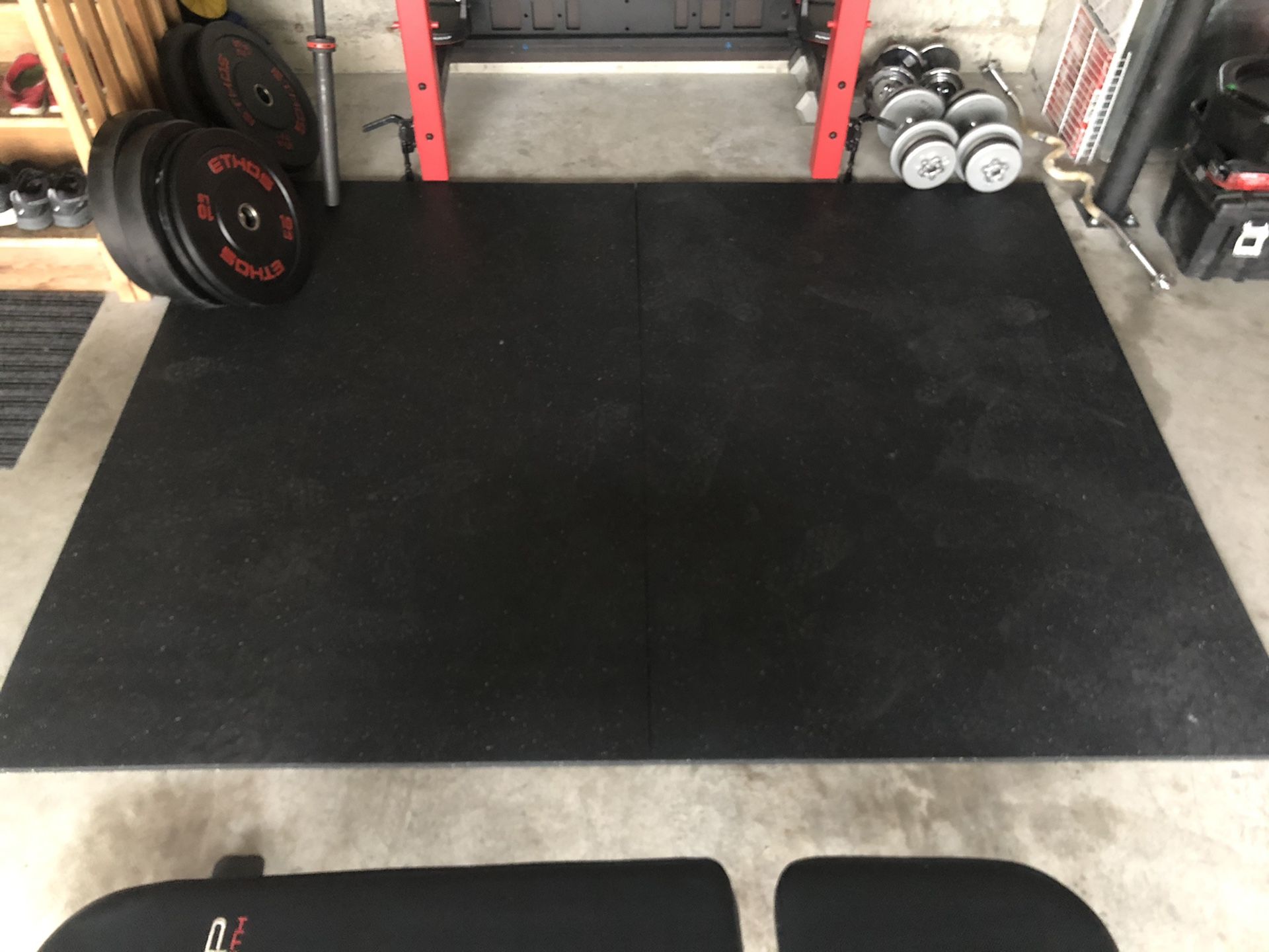 Brand new Gym Floor Mats 4x6, 3/4 inch thick for Sale in Lynnwood, WA ...