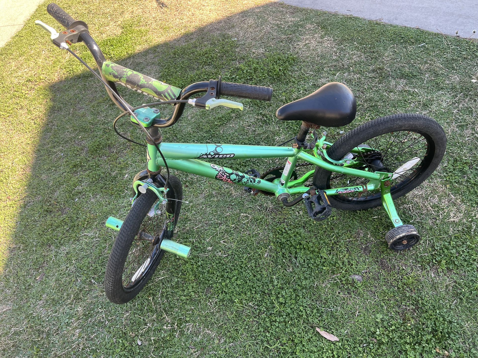 Avigo Bike With Training Wheels for Sale in Anaheim, CA - OfferUp