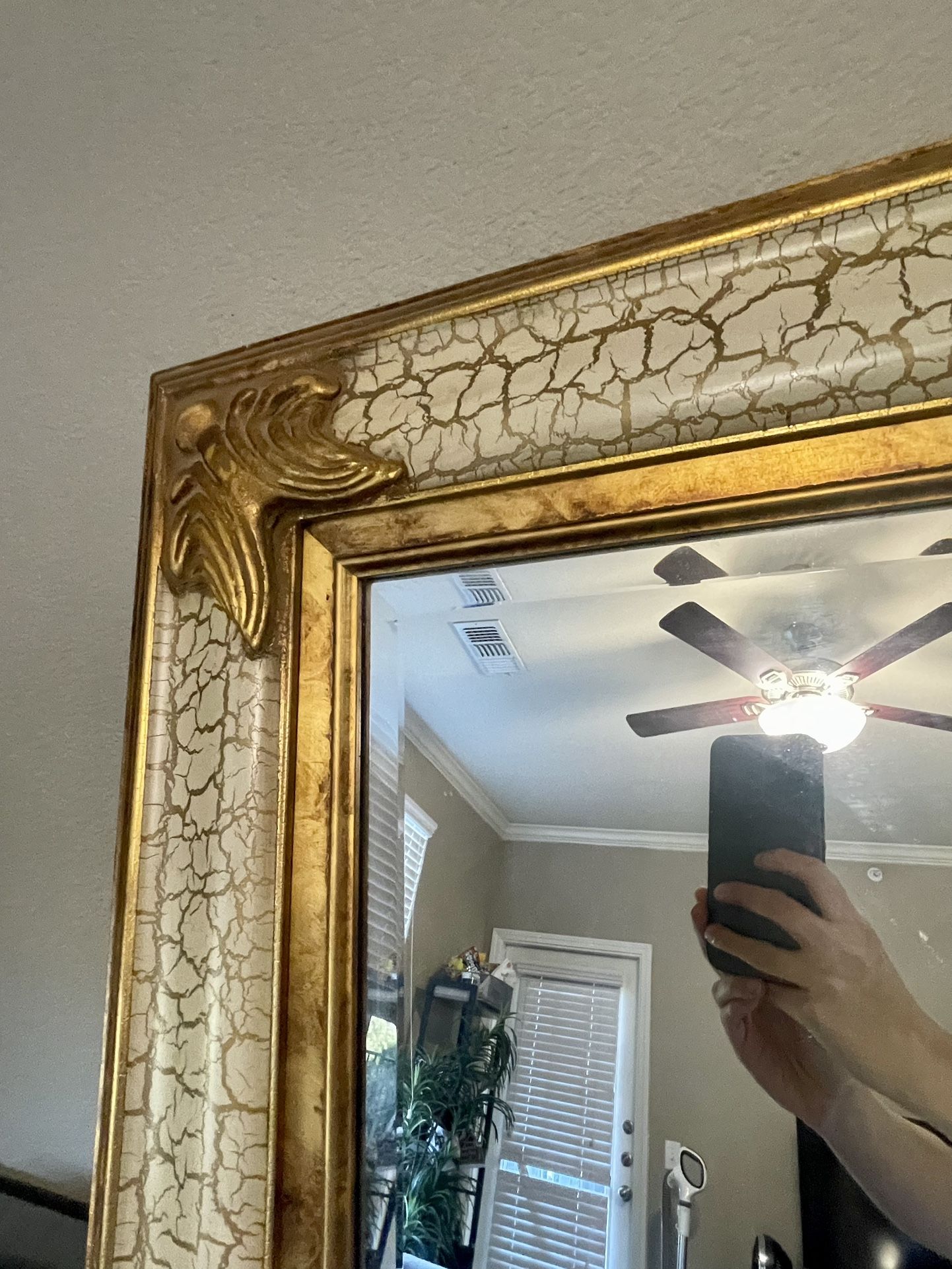 Large White & Gold mirror 3ft X 4 Ft for Sale in San Antonio, TX - OfferUp