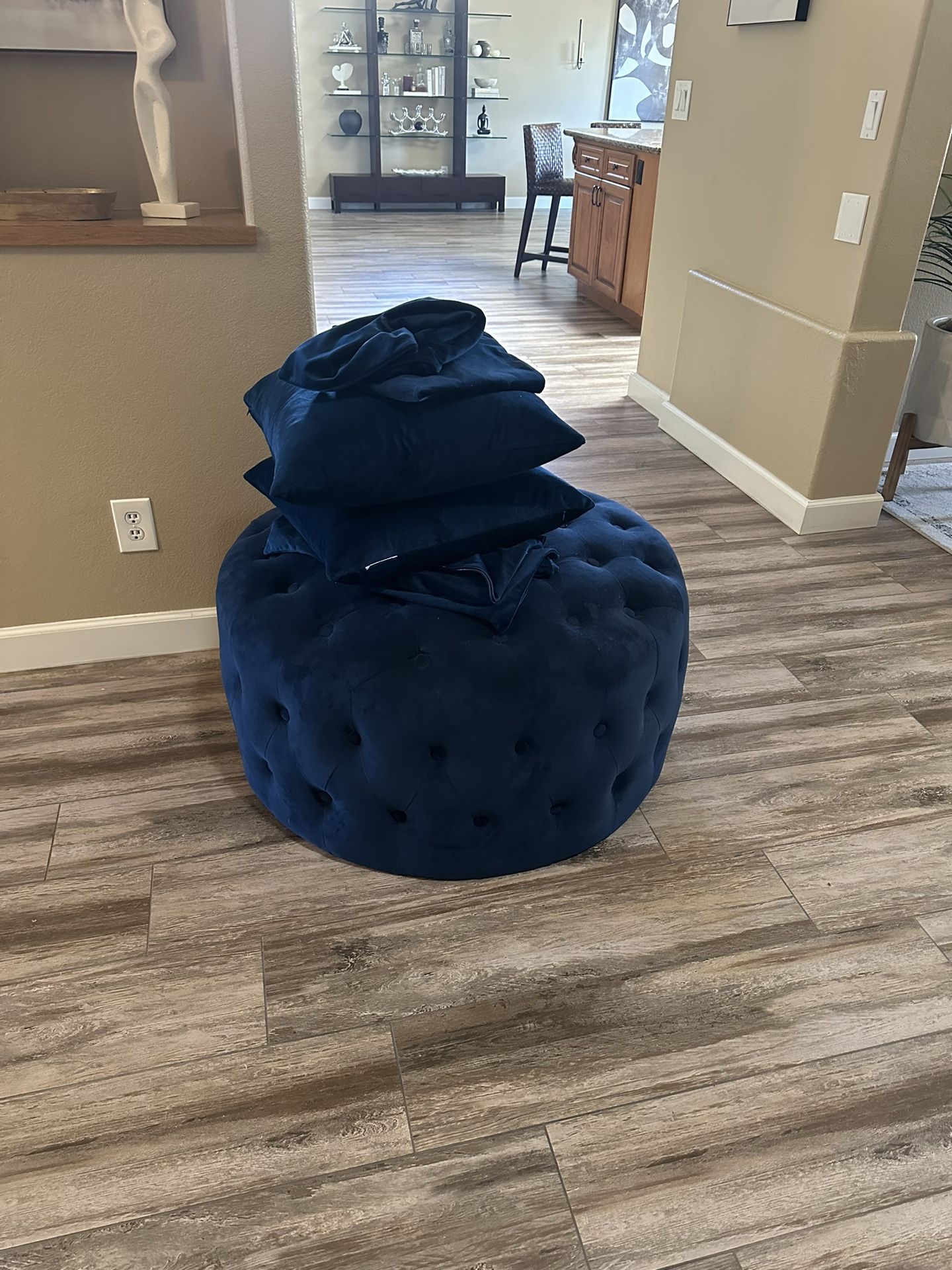 Pier 1 Ottoman Peacock Blue for Sale in Scottsdale, AZ - OfferUp