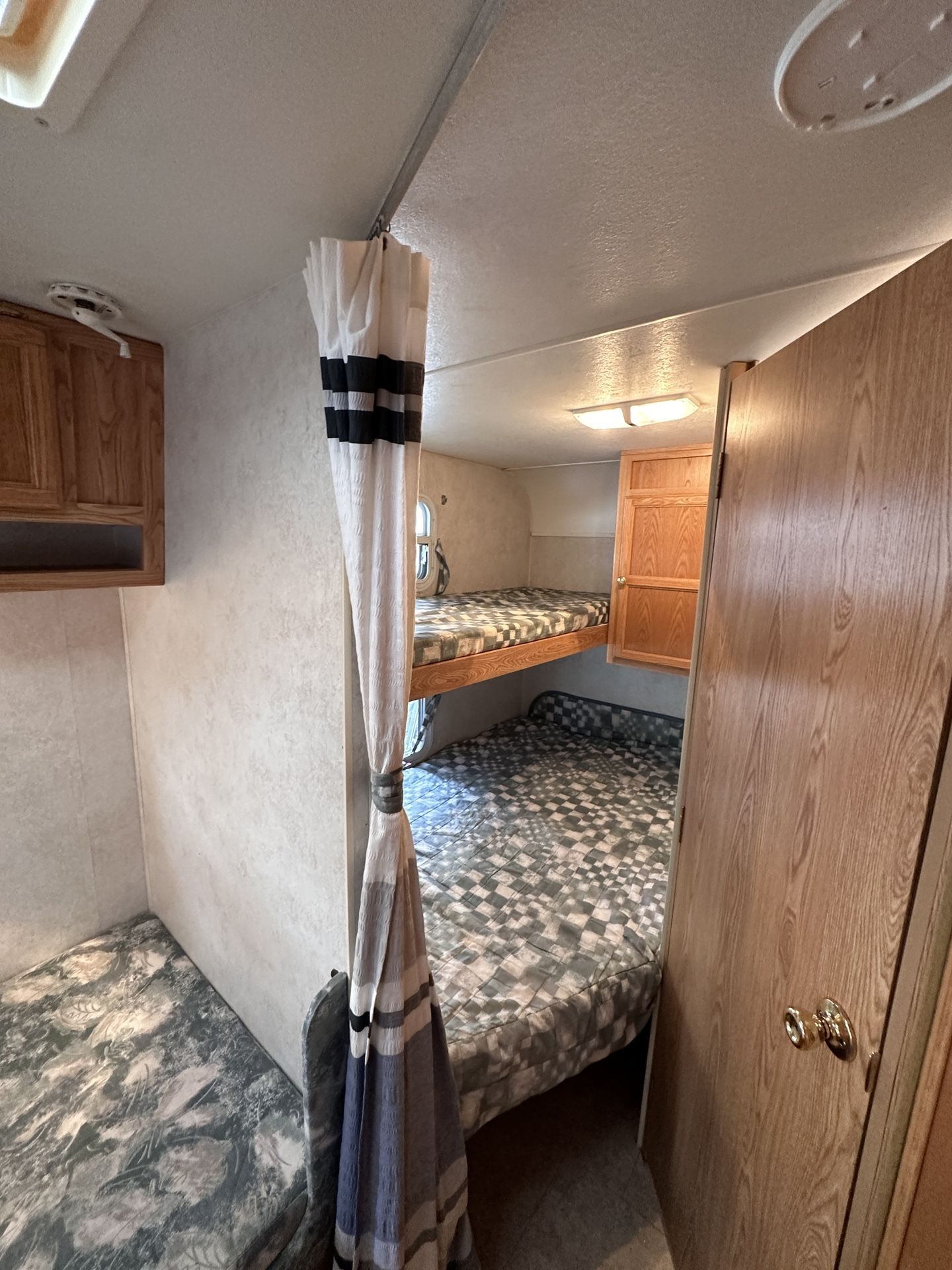 Travel Trailer Rv 25 Ft for Sale in Redmond, WA - OfferUp