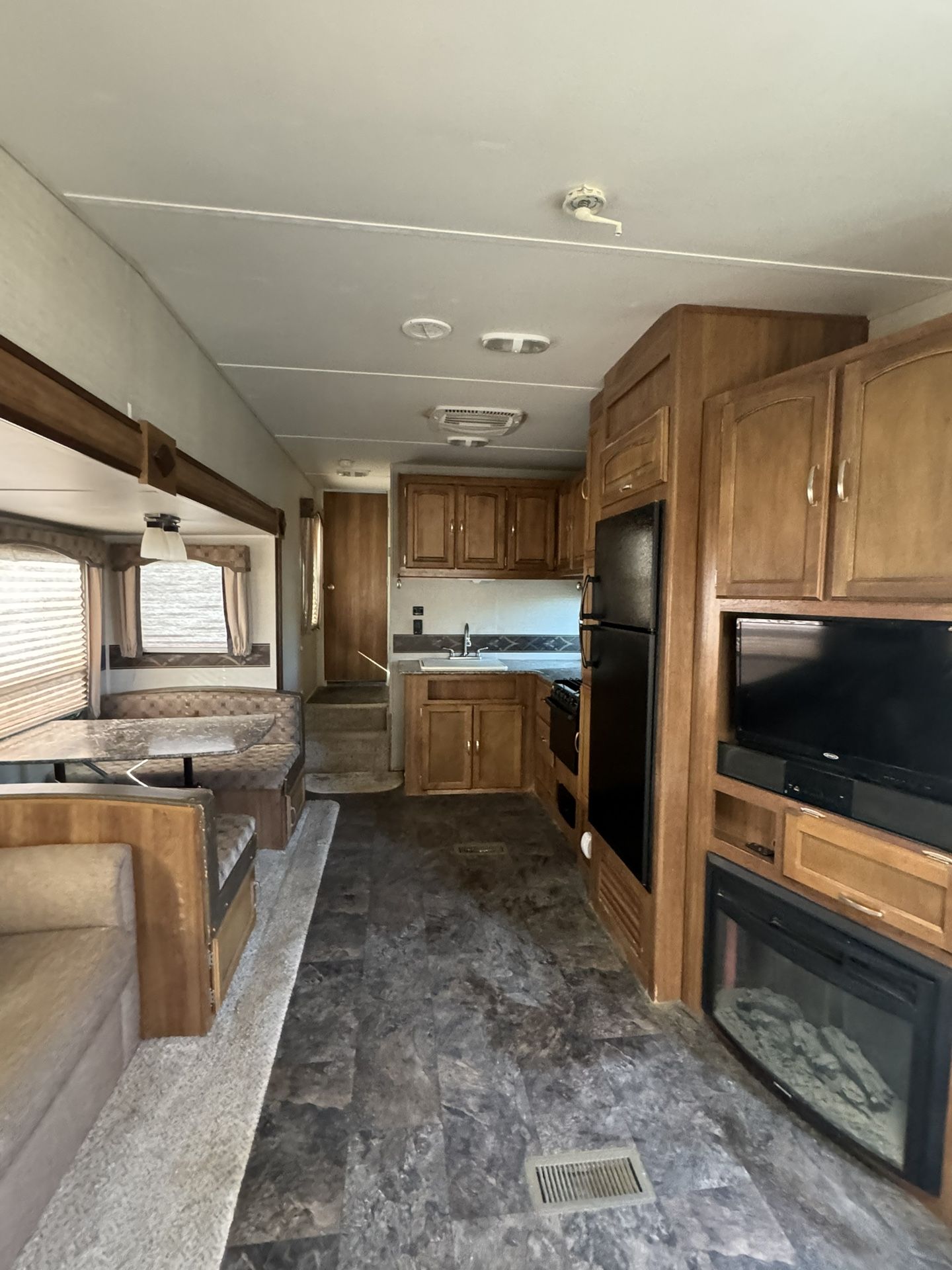 2015 Springdale Fifth Wheel Travel Trailer In Victorville Ca for Sale ...