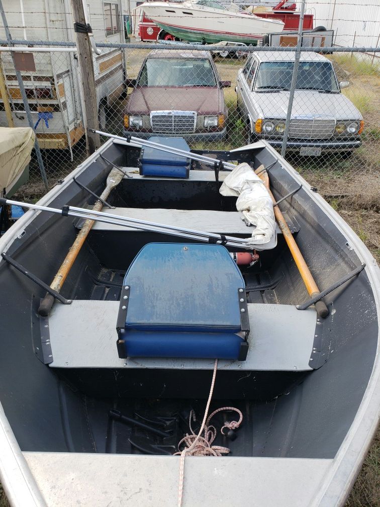 VALCO 14 ft Aluminium Boat great condition (15hp Johnson) for Sale in ...