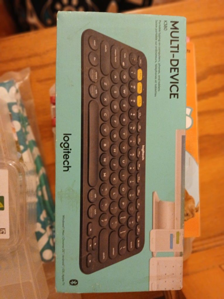 Logitech Bluetooth Keyboard for Sale in Sun City, AZ - OfferUp