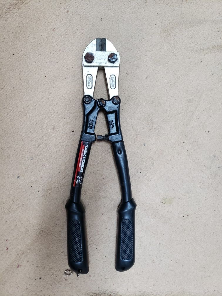 Task Force Heavy Duty 14in Bolt Cutters Black for Sale in Pompano Beach ...