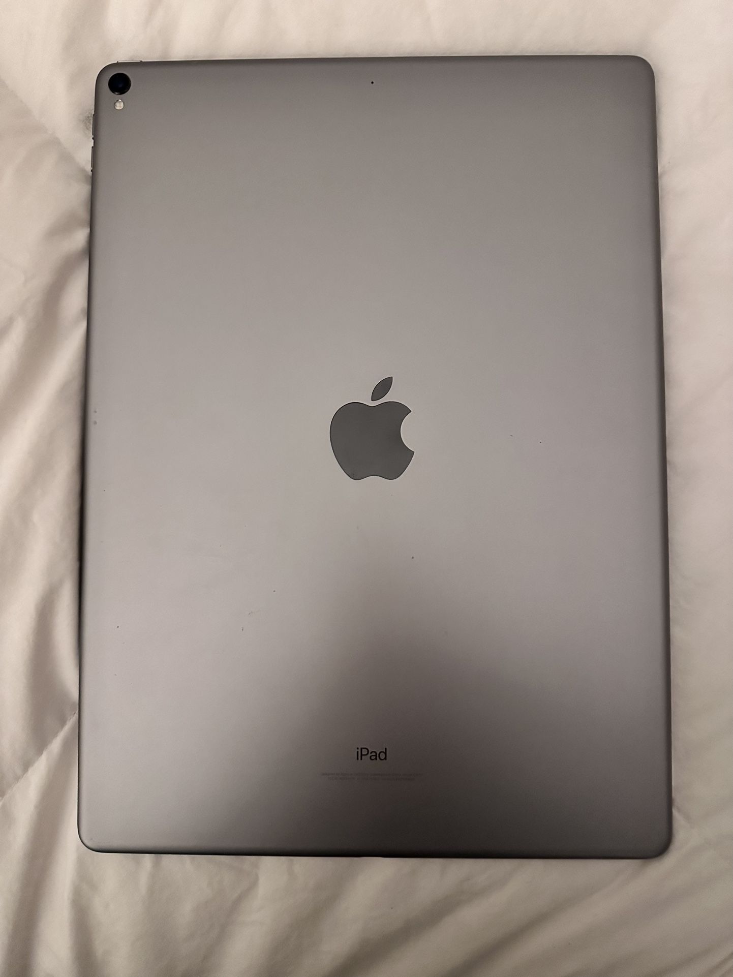 12.9-inch iPad Pro (2nd Generation) WiFi 256GB Silver & Pen for Sale in ...
