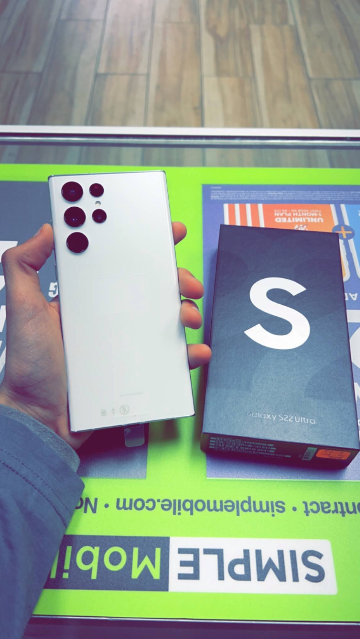 Samsung Galaxy S22 Ultra 5G 256GB / 128GB for Sale in Arlington, TX ...