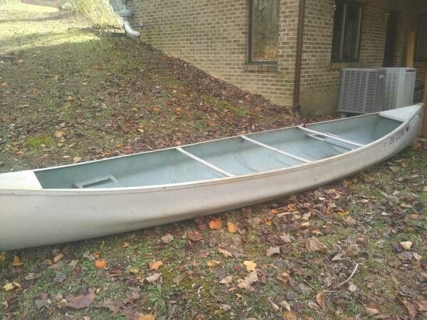 16ft.extra wide Aluminum canoe for Sale in Cornersville, TN - OfferUp